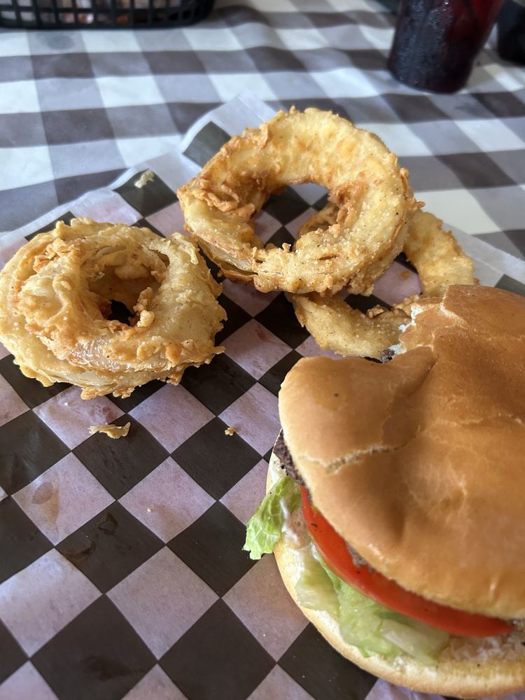 WILDCAT 4 CORNERS CAFE - Updated December 2025 - 105 W Port Arthur Ave ...