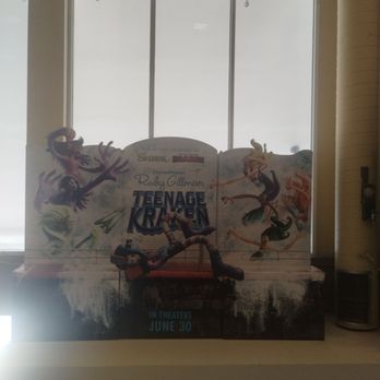 AMC BAY PLAZA CINEMA 13 - Updated December 2025 - 181 Photos & 240 ...