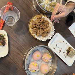 BUN WORLD - Updated December 2025 - 608 Photos & 226 Reviews - 1071 N ...