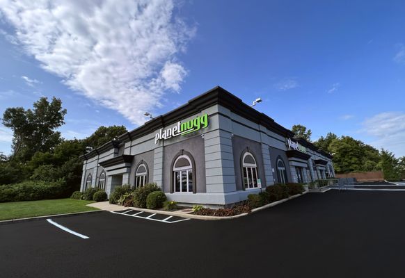 PLANET NUGG - Updated November 2025 - 16 Reviews - 2043 Wellwood Ave ...