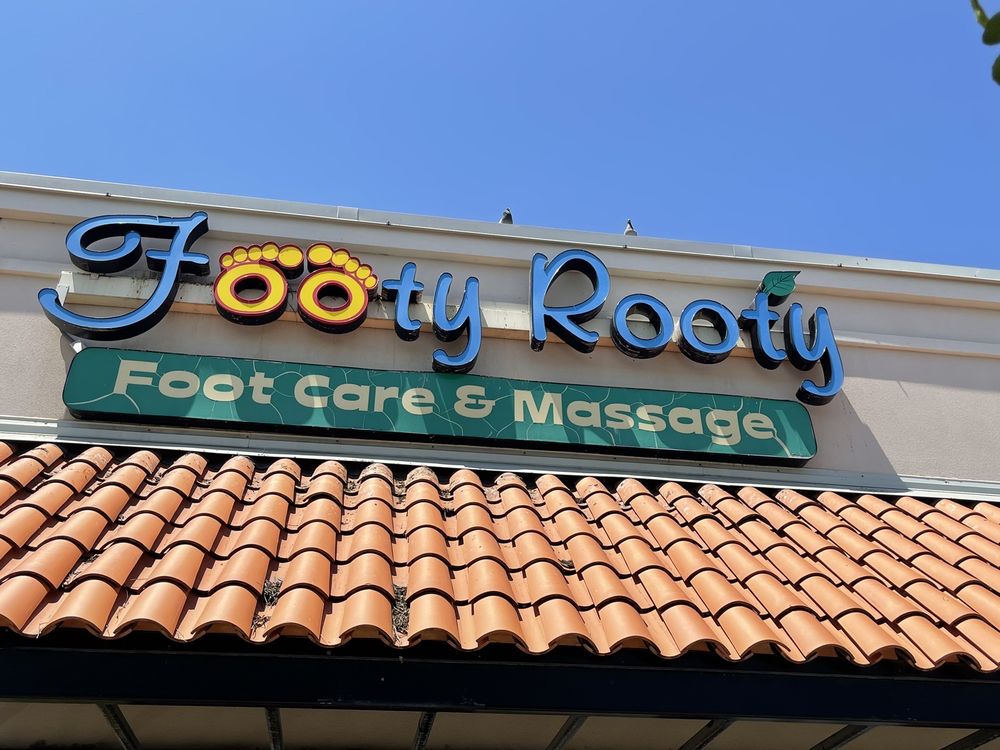 FOOTY ROOTY BROWNSVILLE - Updated July 2025 - 4365 N Expy 77 ...