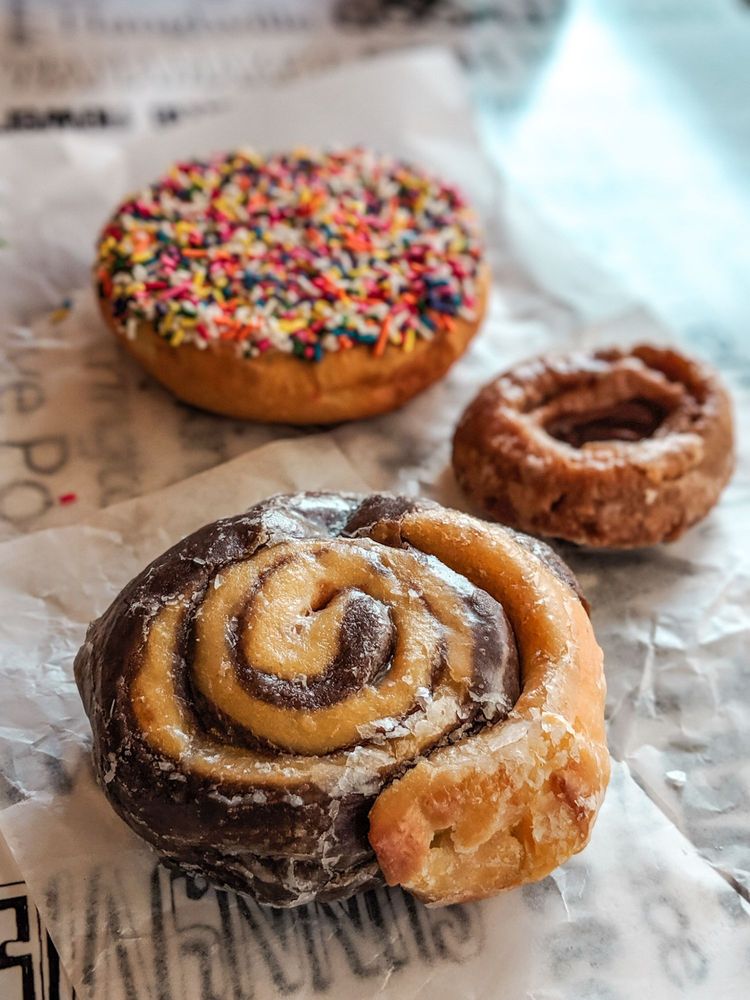 JACK’S DONUTS - 135 Photos & 129 Reviews - 135 W Market St ...