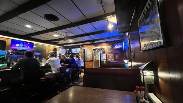 OBAL’S INN - Updated January 2025 - 58 Photos & 83 Reviews - 439 Broad ...