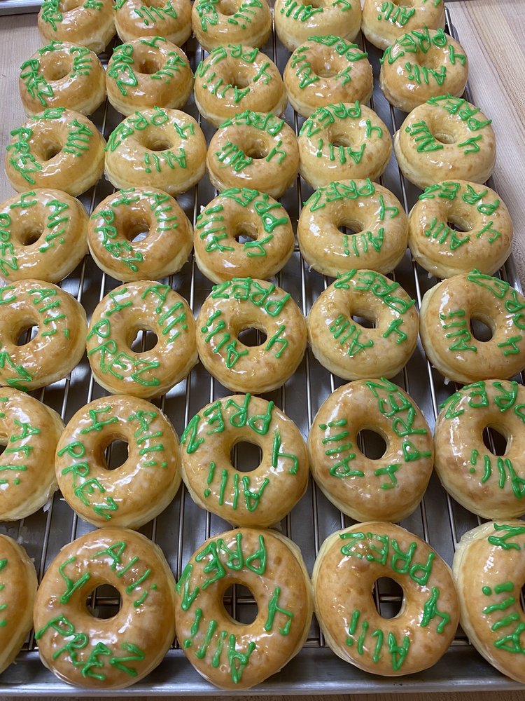 ABILENE DONUTS - Updated September 2024 - 14 Photos - 2301 Ambler Ave ...