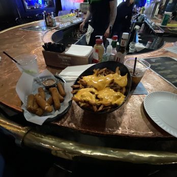 STRAPHANGER BAR AND GRILL - Updated June 2024 - 110 Photos & 186 ...