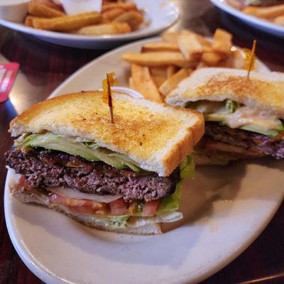 THE SAND TRAP SPORTS BAR & GRILL - Updated May 2024 - 113 Photos & 266 ...