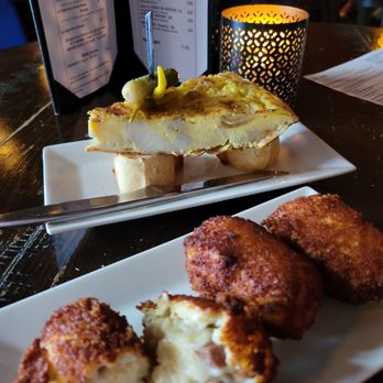 TAPAS TEATRO - Updated May 2025 - 327 Photos & 347 Reviews - 1711 N ...