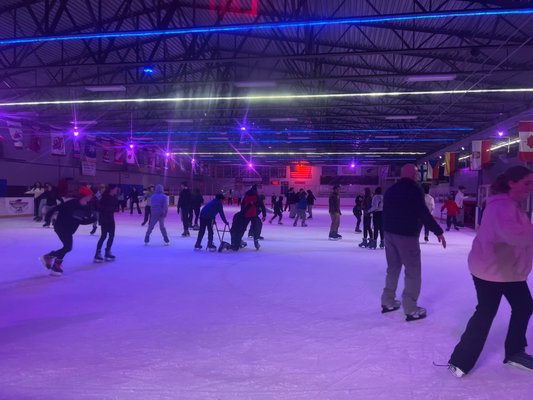 SPRINGFIELD ICE SKATING RINK - Updated September 2025 - 400 W Sproul Rd ...
