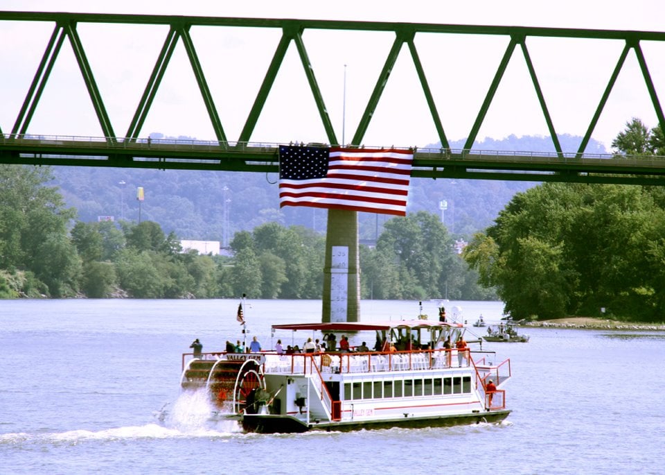 AMERICAN FLAGS AND POLES - Updated September 2025 - 276 Front St ...