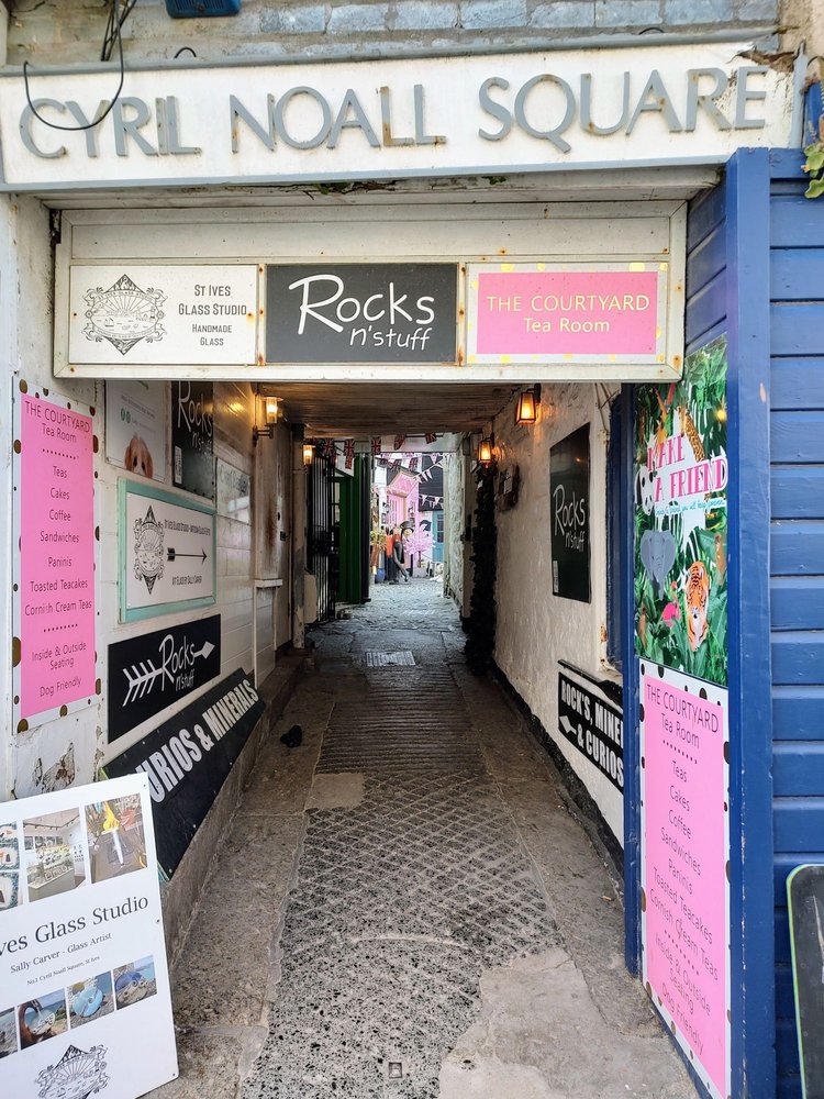 COURTYARD TEA ROOMS - Updated December 2025 - 1 Salubrious Place, Saint ...