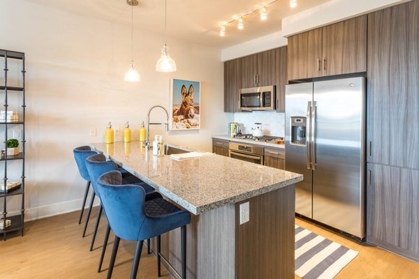 LAKESIDE DRIVE APARTMENTS BY MARK-TAYLOR - Updated January 2026 - 30 ...