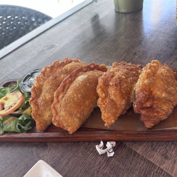 TAPELIA - Updated July 2024 - 714 Photos & 576 Reviews - 551 Lincoln Rd ...