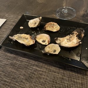 ROE. RAW OYSTER BAR & STEAK - 27 Photos & 21 Reviews - 588 E Main St ...