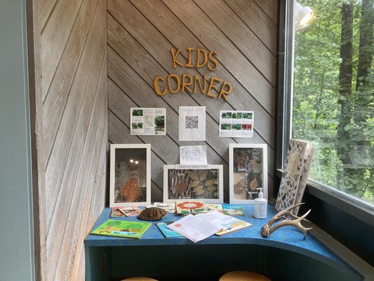 HIDDEN POND NATURE CENTER - Updated December 2025 - 74 Photos & 38 ...