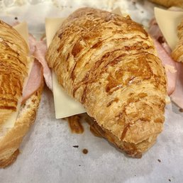 PANDOR ARTISAN BAKERY & CAFÉ - Updated April 2025 - 229 Photos & 154 ...