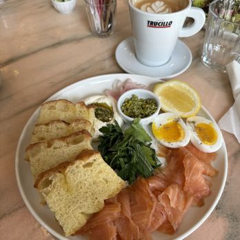 CAFÉ ZUZU - Updated January 2026 - 113 Photos & 35 Reviews - 555 Dundas ...