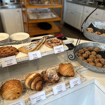 VERSAILLES CAFE AND PASTRIES - Updated July 2024 - 447 Photos & 265 ...