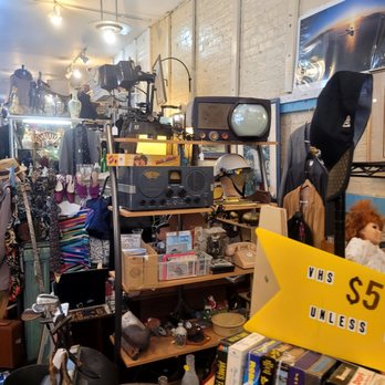 WRIGHT SQUARE VINTAGE & RETRO MALL - Updated December 2025 - 60 Photos & 35 Reviews - 14 W State ...