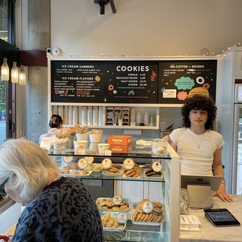 HELLO ROBIN - Updated March 2025 - 1179 Photos & 847 Reviews - 522 19th ...