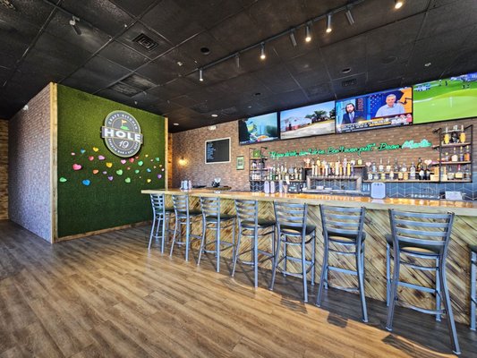 HOLE 19 CRAFT KITCHEN - Updated January 2026 - 300 Photos & 66 Reviews ...