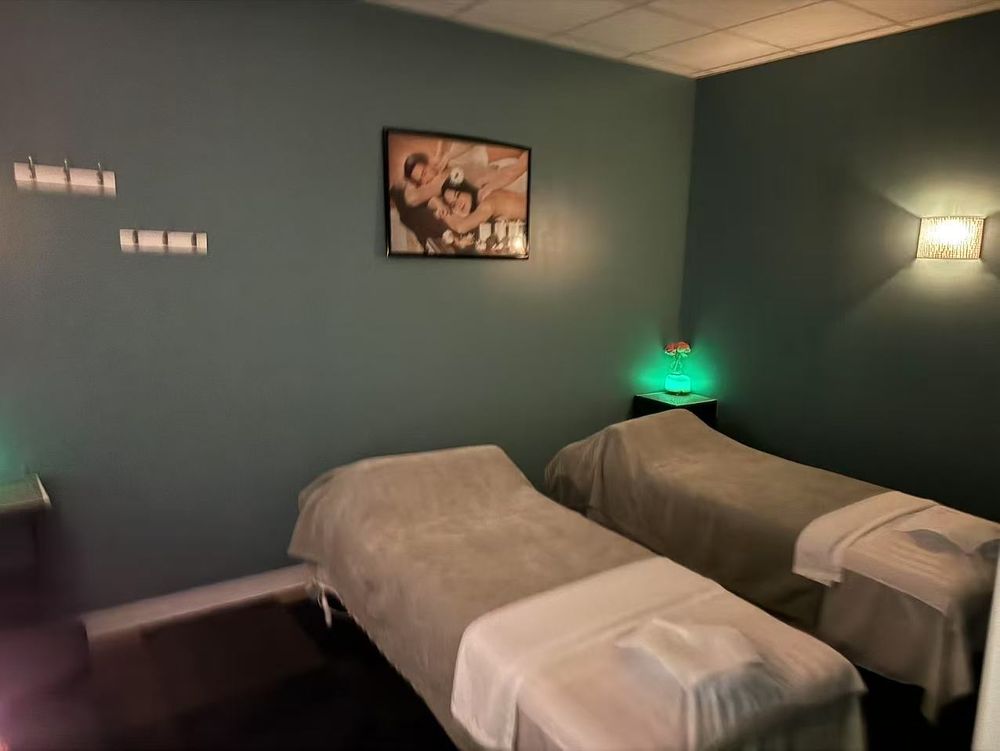 DIAMOND DAY SPA - Updated December 2025 - 13 Reviews - 114 N Vine St ...