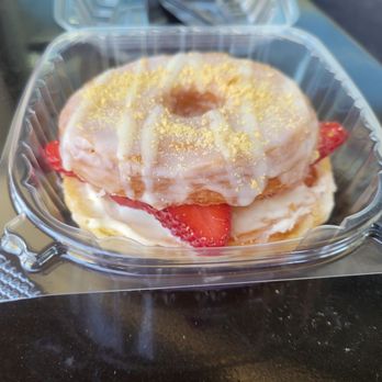 OUTCAST DOUGHNUTS - Updated July 2024 - 167 Photos & 104 Reviews - 104 ...