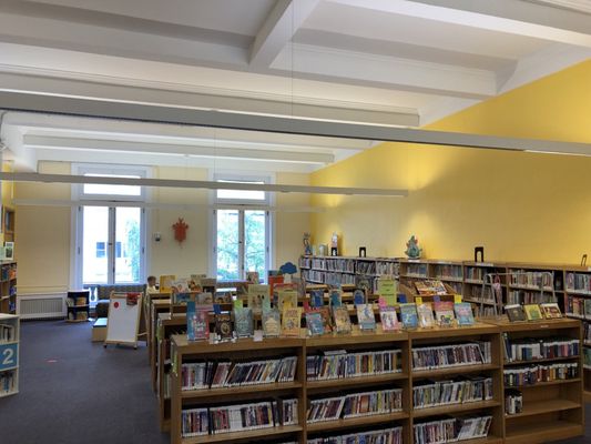 NEW YORK PUBLIC LIBRARY - YORKVILLE BRANCH LIBRARY - Updated October ...