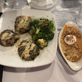 HALF SHELL OYSTER HOUSE - Updated January 2026 - 191 Photos & 189 ...