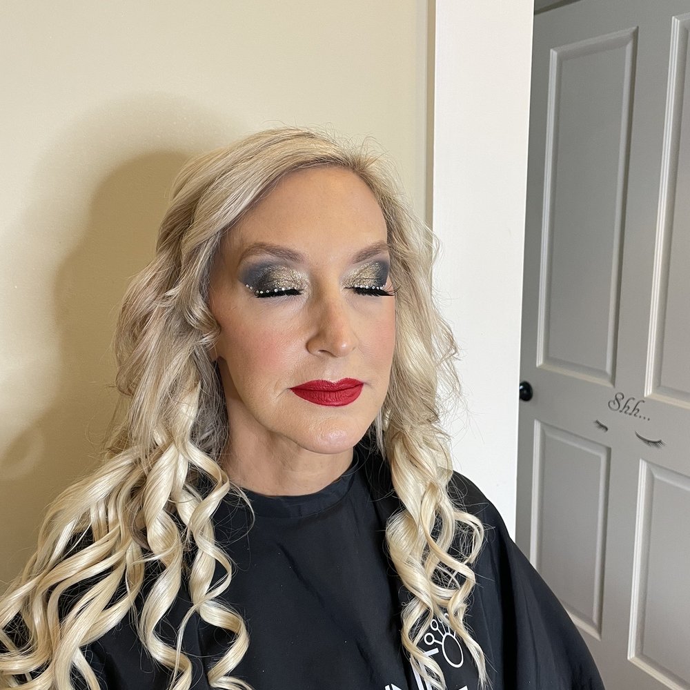 Shelly Hahn's Instagram, Twitter & Facebook on IDCrawl