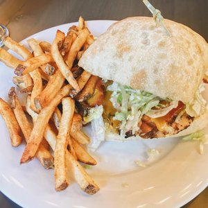 MIDDLE ROAD INN - Updated April 2025 - 56 Photos & 90 Reviews - 1822 ...