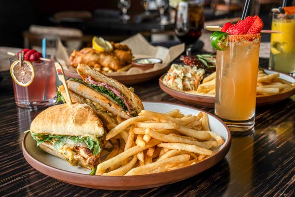 20TH HOLE - Updated October 2025 - 33 Photos & 16 Reviews - 1500 E ...