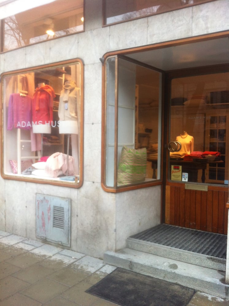 LISA C ADAMS HUS - Updated August 2024 - Karlavägen 71, Stockholm ...