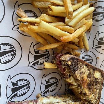 RABBIT HOLE TAVERN - Updated December 2025 - 58 Photos & 43 Reviews ...