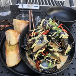 SOCIAL ROOST - 374 Photos & 140 Reviews - Breakfast & Brunch - 150 1st ...