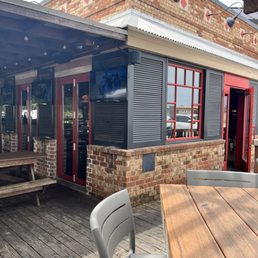 FLIPS PATIO GRILL - Updated June 2025 - 232 Photos & 359 Reviews - 415 ...