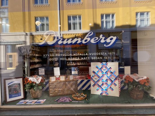 BRUNBERG MYYMÄLÄ - Välikatu 4, PORVOO, Finland - Chocolatiers & Shops ...
