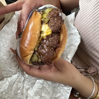 5TH STREET BURGER & FRIES - Updated June 2024 - 58 Photos & 39 Reviews ...