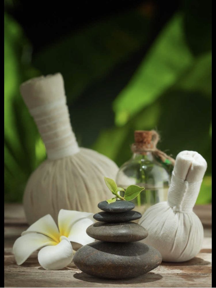 HAPPY FEET SPA - 46 Photos & 48 Reviews - 816 SE Cesar Estrada Chavez ...