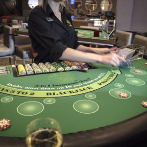 NORTHERN GENTLEMEN’S CLUB - 11 Photos & 11 Reviews - 325 10th St N ...