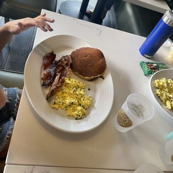 SIPS ON 10TH - Updated December 2024 - 154 Photos & 77 Reviews - 1022 S ...