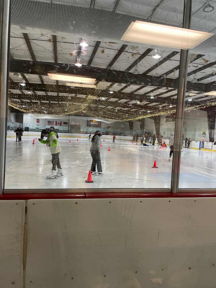 HAMPTON ROADS ICEPLEX - Updated April 2025 - 20 Photos & 21 Reviews ...