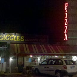 GIGGLES COMEDY CLUB - Updated May 2025 - 16 Photos & 41 Reviews - 517 ...