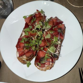 THE EXPAT - Updated December 2025 - 58 Photos & 81 Reviews - 1680 S ...