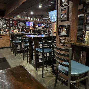 THE ESSO CLUB - Updated December 2025 - 89 Photos & 133 Reviews - 129 ...