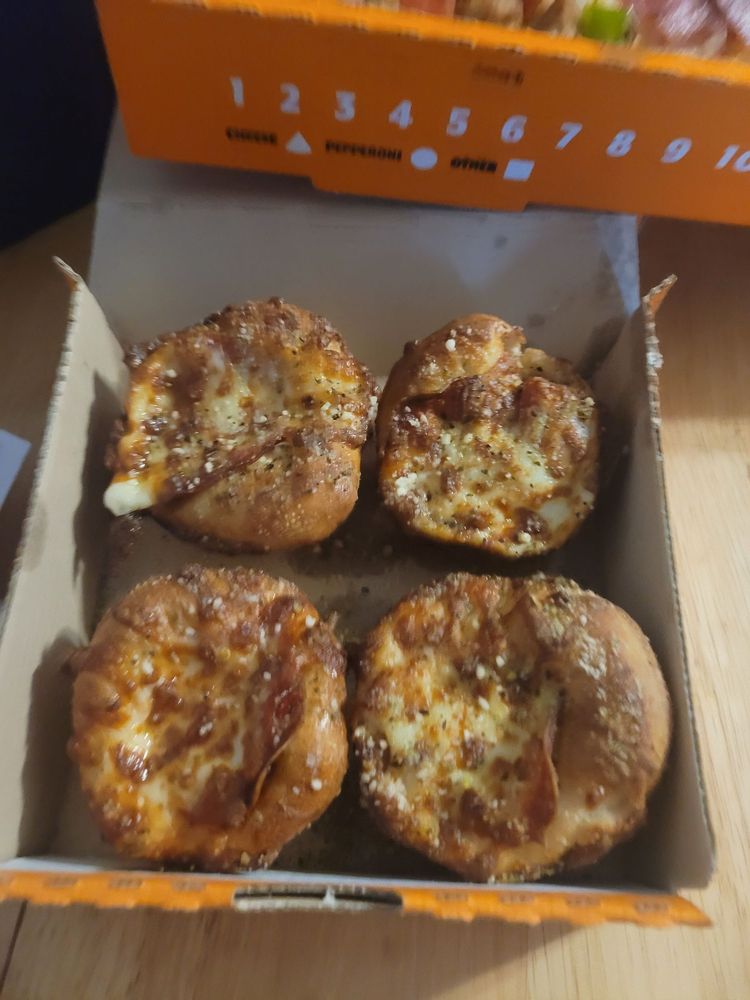 LITTLE CAESARS - Updated July 2025 - 57 Photos & 22 Reviews - 2290 ...