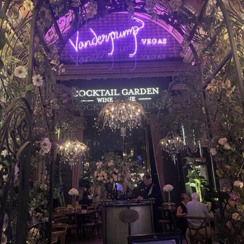 VANDERPUMP COCKTAIL GARDEN - Updated May 2025 - 4802 Photos & 1915 ...