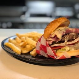 THRASHERS PUB & BROILER - Updated November 2024 - 116 Photos & 201 ...