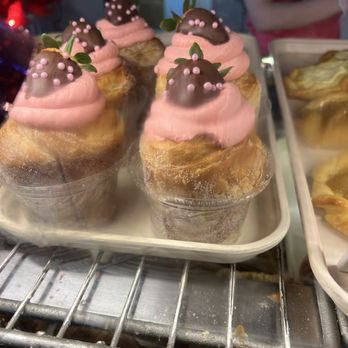 LA BAGUETTE BAKERY AND CATERING - Updated August 2025 - 66 Photos & 79 ...