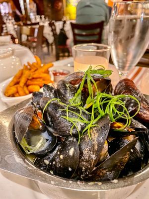 LE RIVAGE - Updated July 2025 - 1110 Photos & 715 Reviews - 340 W 46th ...