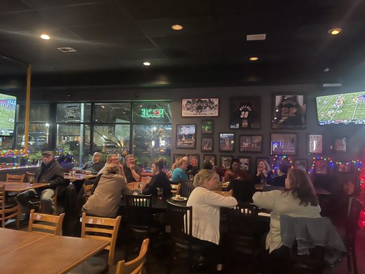 SIDELINES RESTAURANT & SPORTS BAR - 93 Photos & 158 Reviews - 6001 NE ...